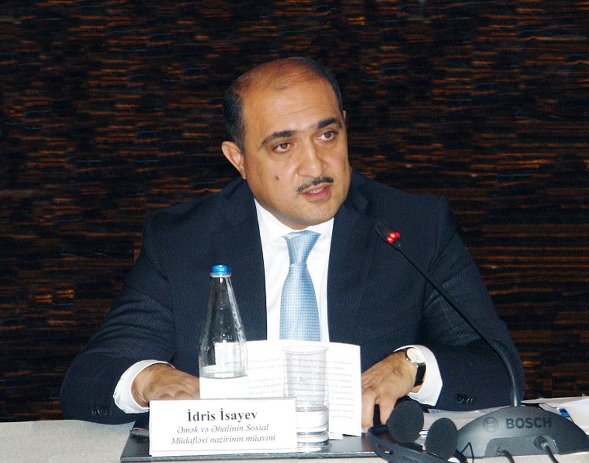 İşdən çıxarılan məmur yeni vəzifə aldı